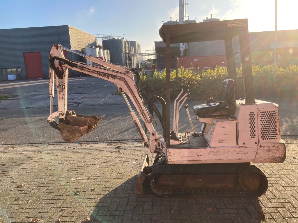 BOBCAT 220 minigraver