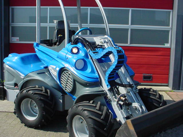 MULTIONE SL835 Minishovel